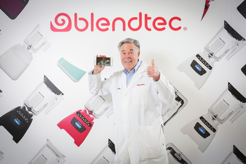 超威果汁機 Blendtec 登台！現場將紅色 iPhone 7 Plus 打成粉！ - 自由電子報 3C科技
