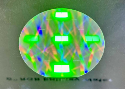 鴻海進軍AR眼鏡市場 明年第4季量產Micro LED晶片｜財富自由