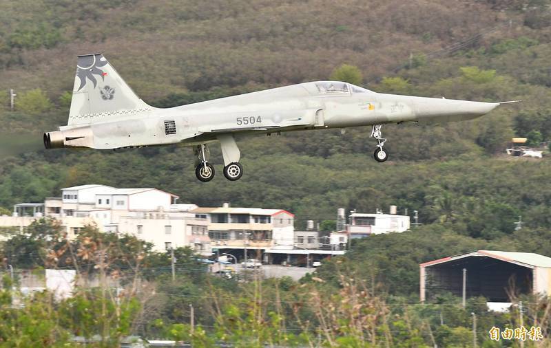 圖解軍武》才華洋溢的空中尖兵 F-5戰機揚威60載 - 自由軍武頻道