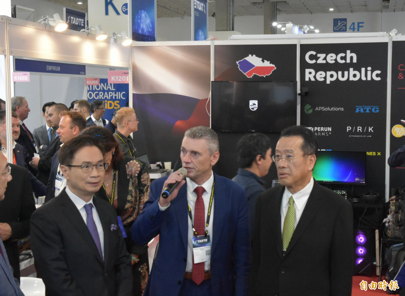 RE:【情報】2025國防展 @軍事策略 哈啦板 - 巴哈姆特