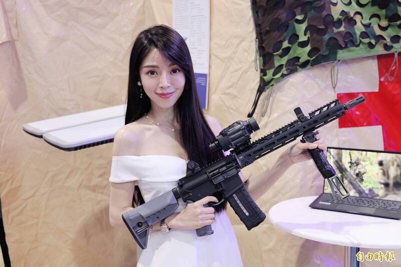 韓媒快來看！國軍換裝8.6萬枝T112步槍 花28億買內紅點瞄準鏡與配件 - 自由軍武頻道