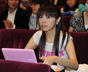 Fanny重操舊業當酒促 不願承認 - 自由娛樂