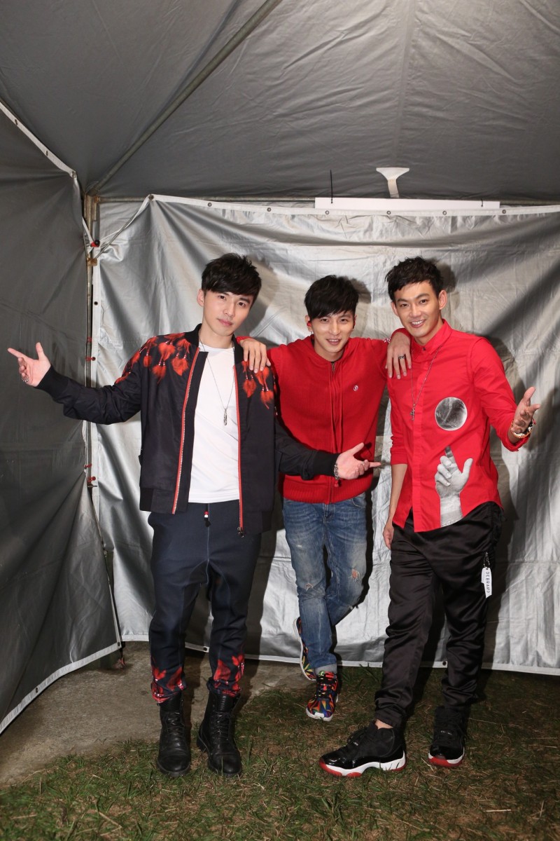 Lollipop@F三缺一 沒了敖犬照跳無誤！ - 自由娛樂