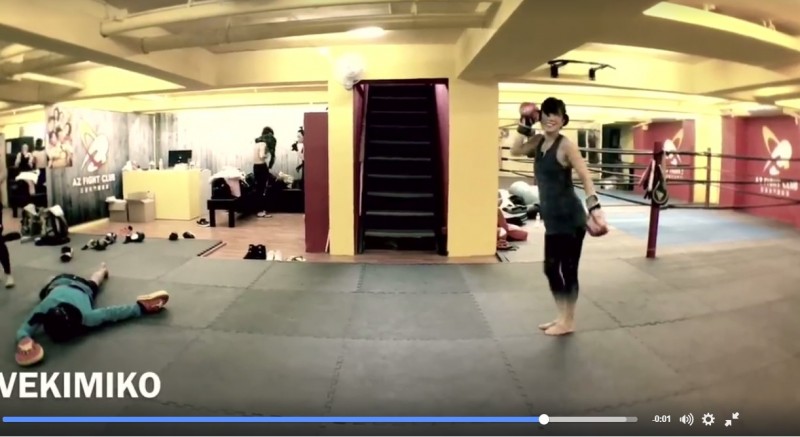 KIMIKO擊飛夢多秀性感俏臀 網友大讚「真人版春麗」 - 自由娛樂