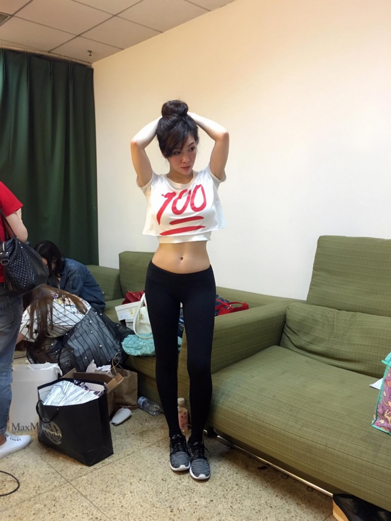 （影音）KIMIKO胖16公斤 小腹卻逆天平坦 - 自由娛樂