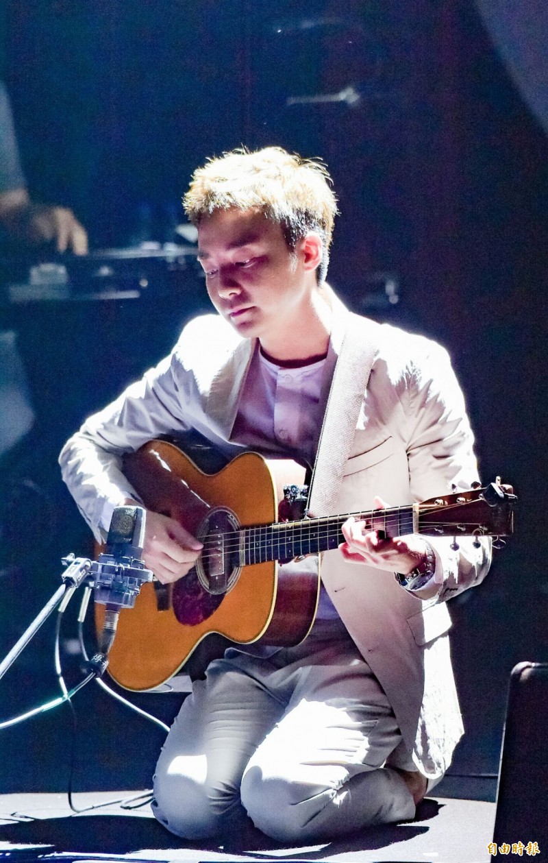 （影音）ROY KIM海外處男唱 跳舞只獻給台粉 - 自由娛樂