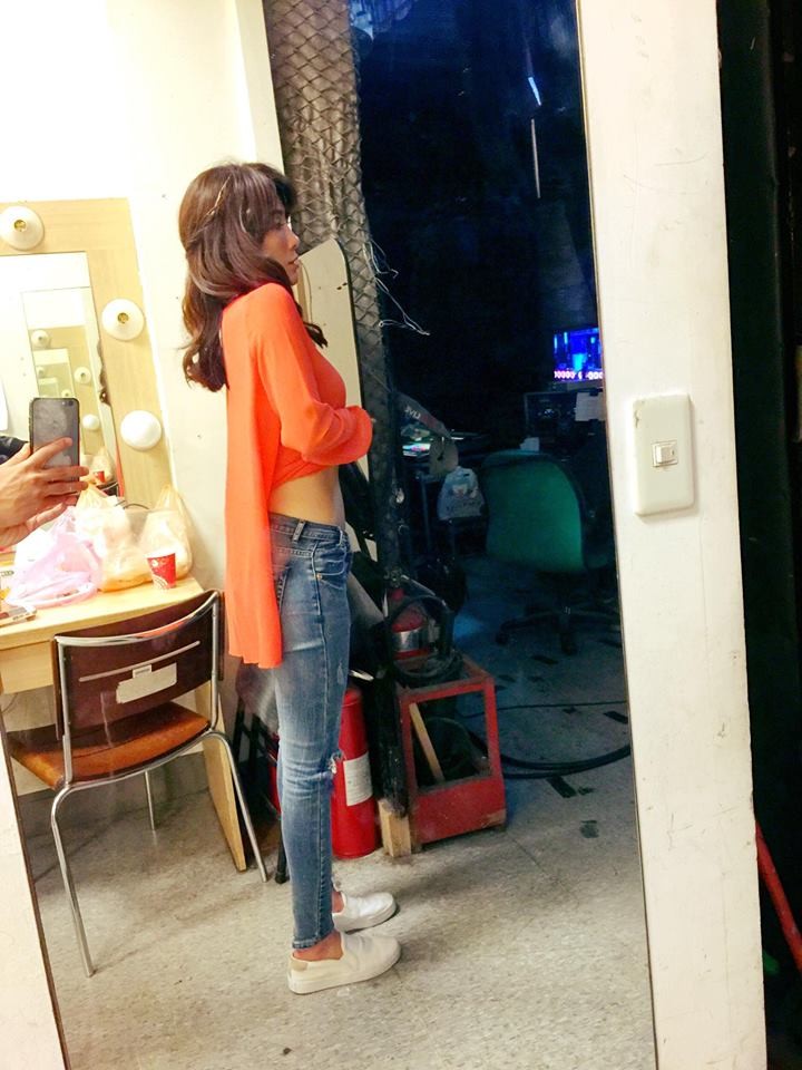 KIMIKO秀超驚人食量 吃完還露平坦小腹 - 自由娛樂