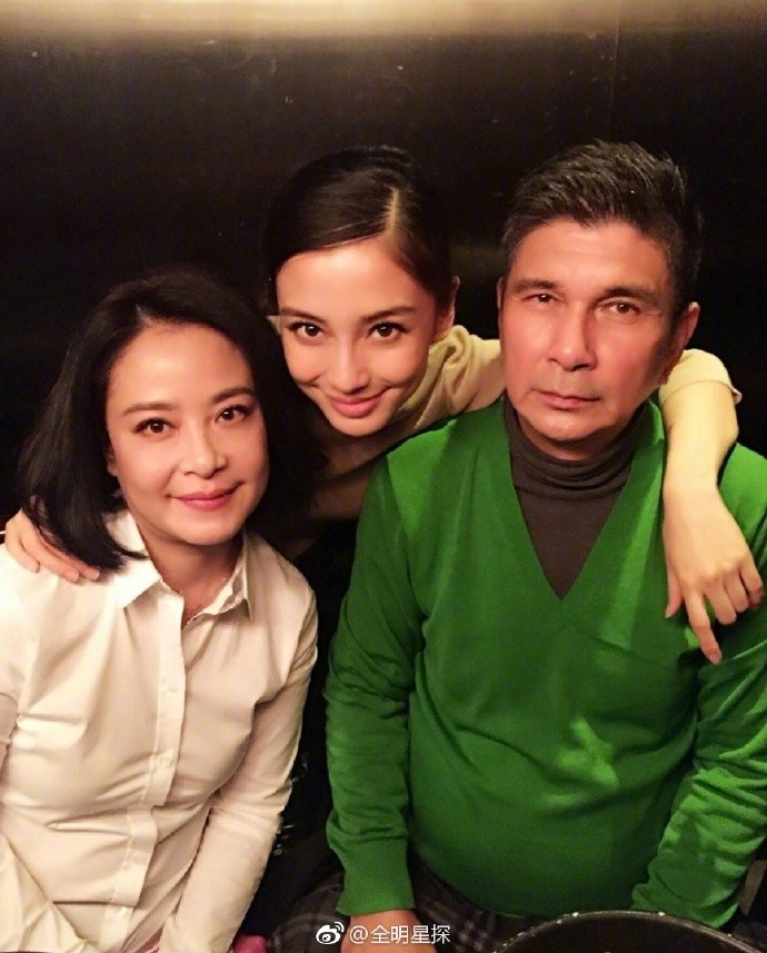 Angelababy母親舊照曝光 完美神基因激似 - 自由娛樂