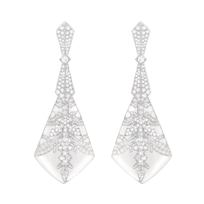 1條抵7條！Boucheron項鍊太強大 - 自由娛樂