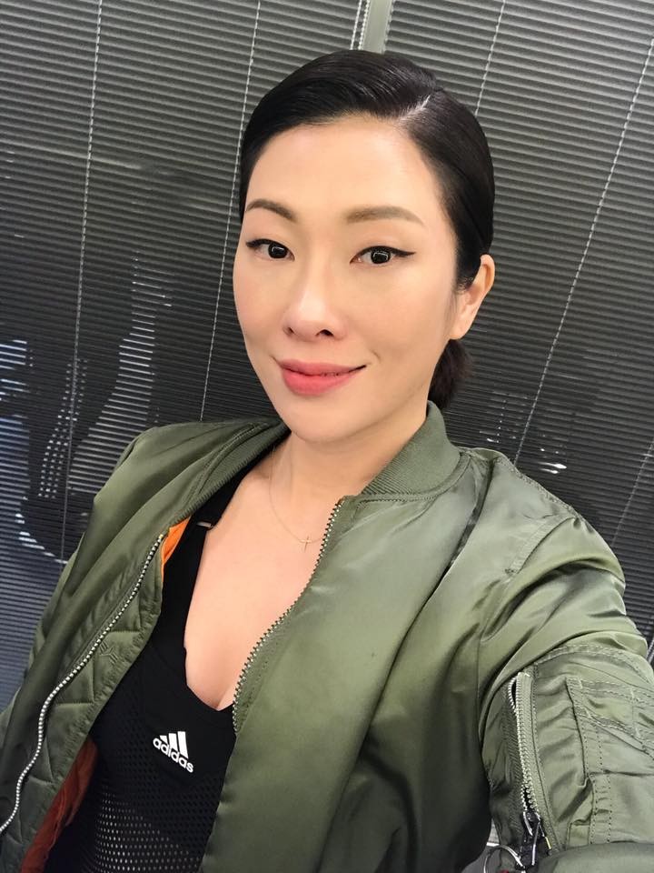 KIMIKO捍衛火辣身材 伺機秀美背挫著等 - 自由娛樂