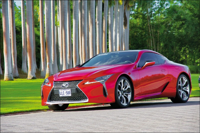 【消費專題】Lexus首款雙門跑車 SC 400 vs. LC 500 - 自由娛樂