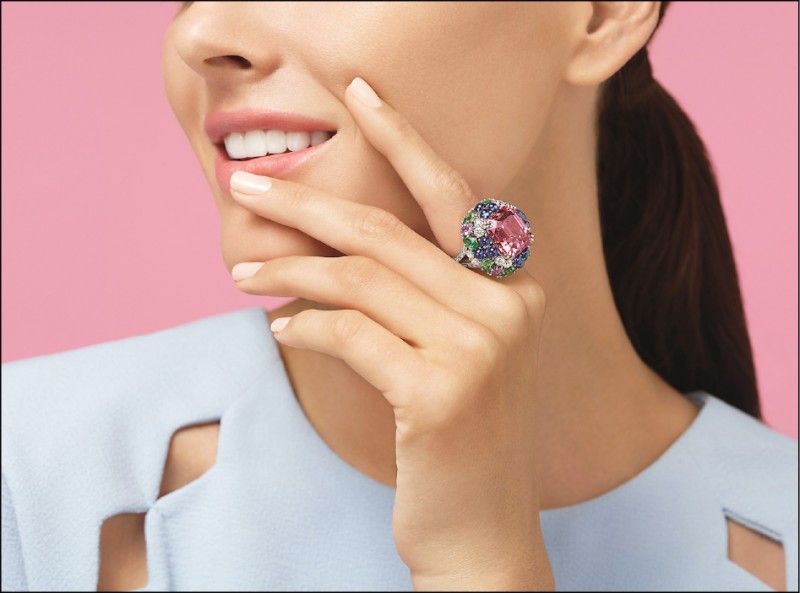 【消費新聞】海瑞溫斯頓絢麗彩寶 糖果般甜美─全新Winston Candy系列 指間閃耀華麗迷人 - 自由娛樂