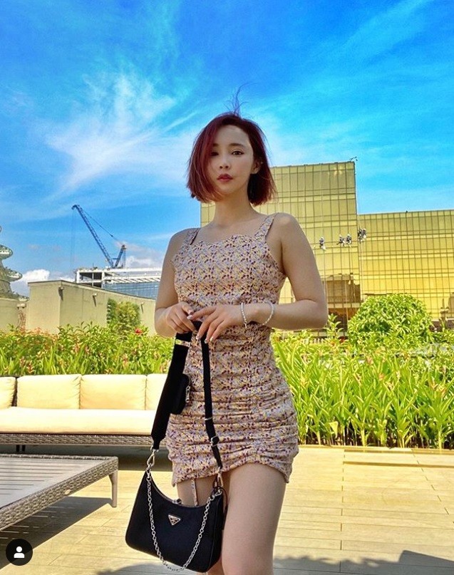 乖巧會計妹轉行當DJ 爆乳比基尼呼籲戴罩防疫 - 自由娛樂