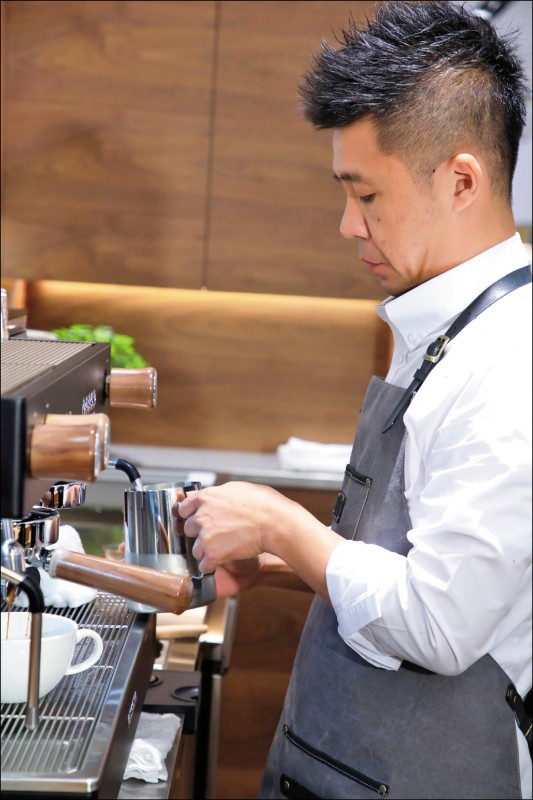 【時尚大道】時尚咖啡屋：ORIS Watch & Coffee - 自由娛樂