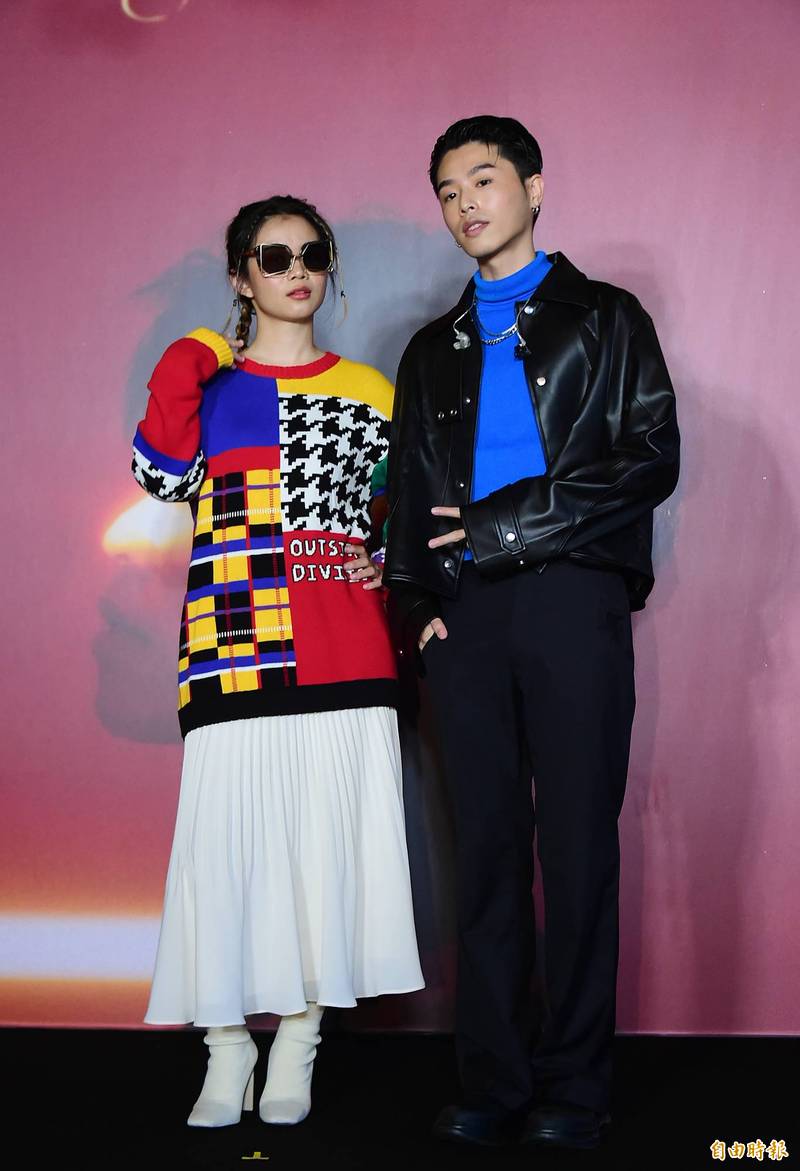 （影音）金曲新人真面目讓人好奇 HowZ超想看卻不這麼做 - 自由娛樂