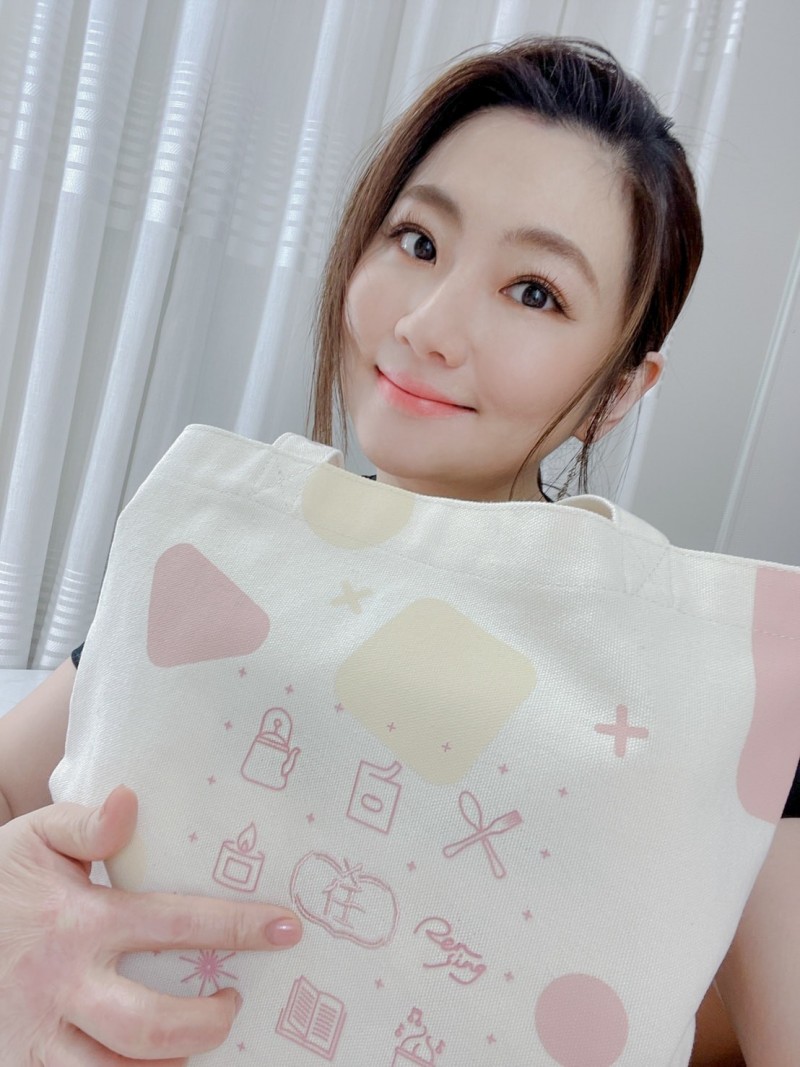 Selina熱戀中驚喜宣告「寶貝誕生」 粉粉嫩嫩網讚好可愛 - 自由娛樂