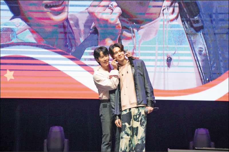 Yin真的愛War狂放閃 寵粉險暴動 - 自由娛樂