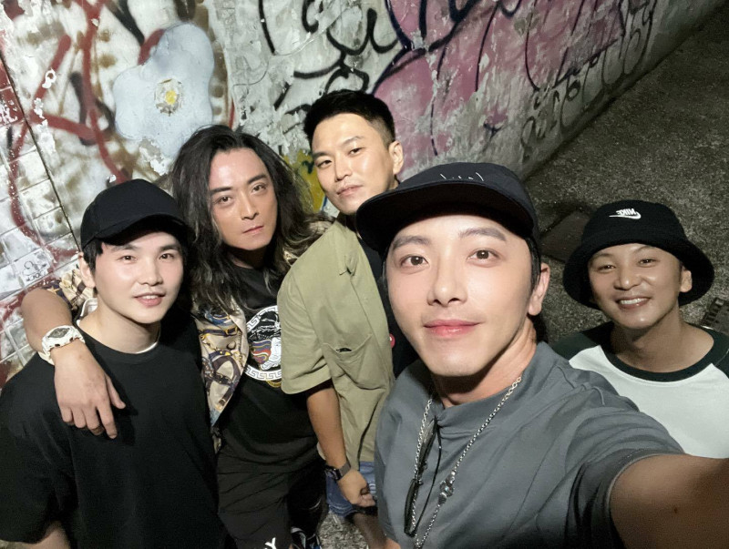 五月天壓軸嘉賓合體經典男團？團員露餡引騷動 - 自由娛樂