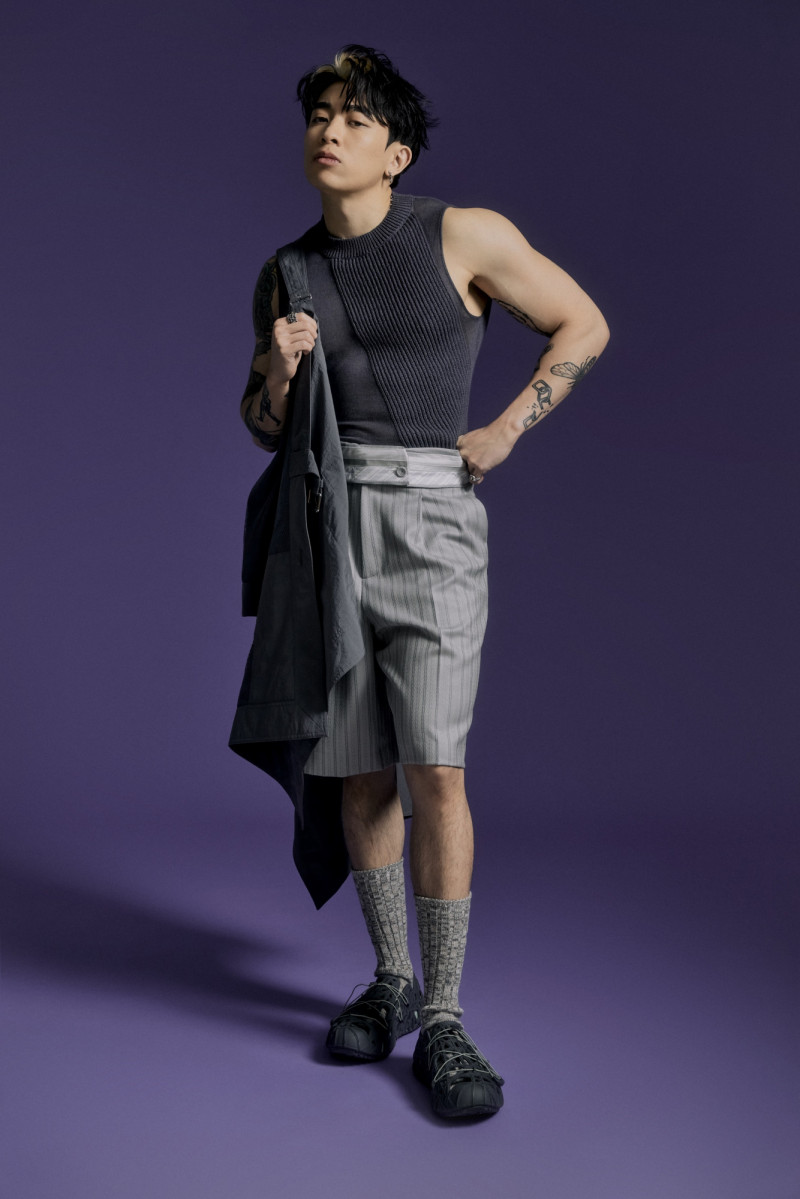 行走的春藥是他！猛肌男神死會了 改當內衣大亨 - 自由娛樂