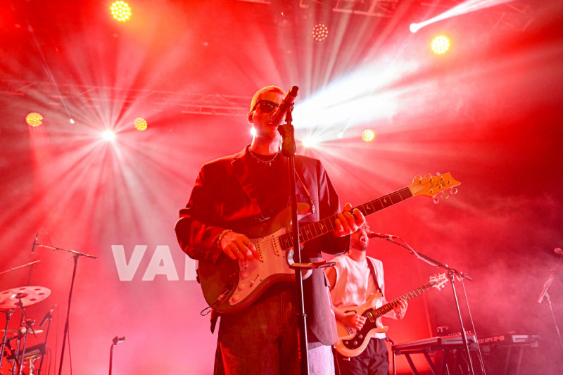 加拿大獨立流行團自爆紅到接受心理諮商！首度來台喊「想連唱7天」 - 自由娛樂