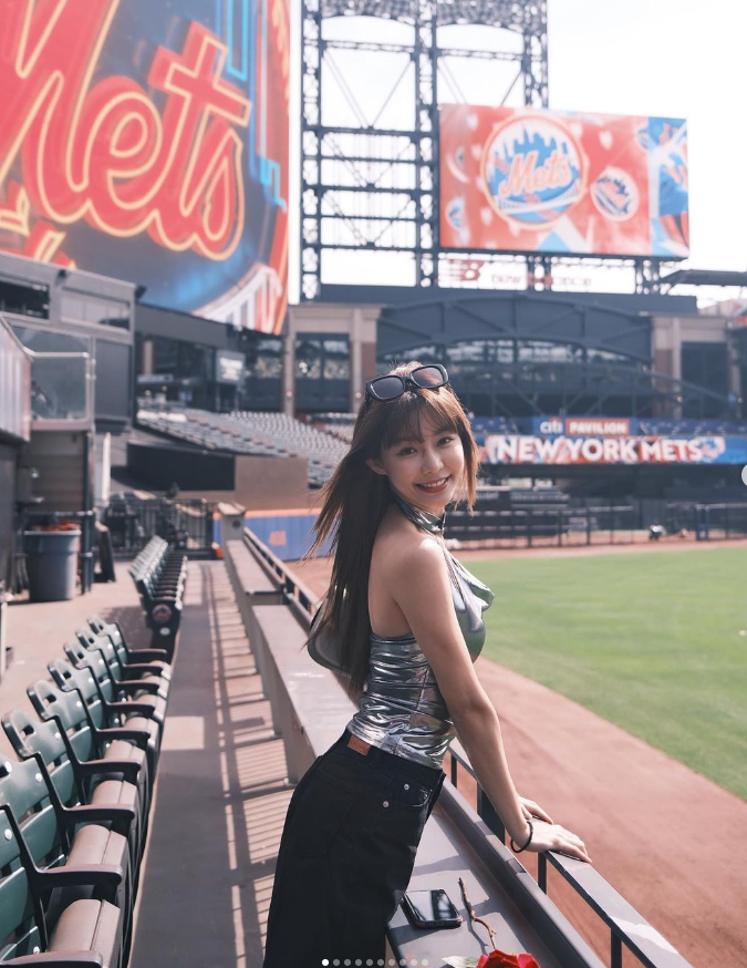 樂天女神Yuri爆熱戀後首露面 春風直接現身不躲了 - 自由娛樂