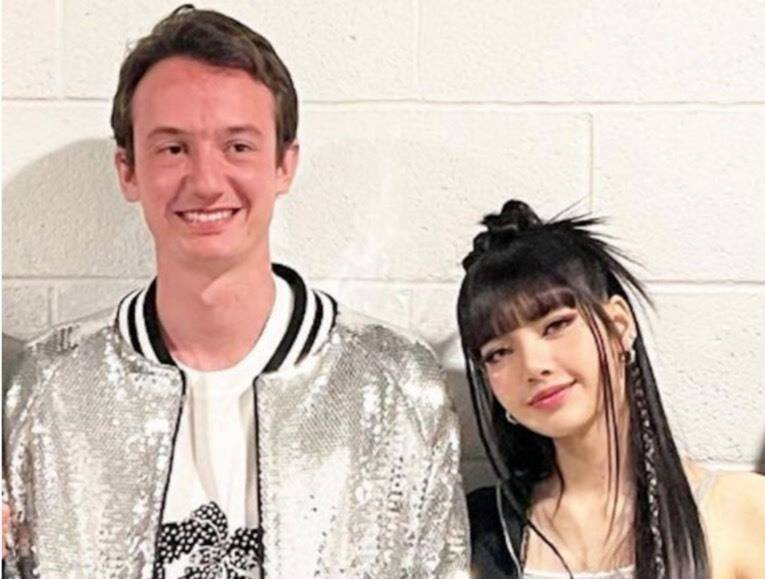 被譏「村姑」也不在乎 Lisa狂發素顏照應與「緋聞男友」有關 - 自由娛樂