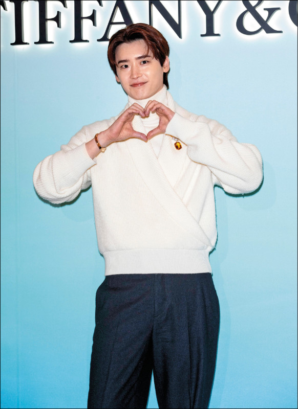 潤娥3度續約SM娛樂2月4日會台粉 李鍾碩簽約Ace Factory - 自由娛樂