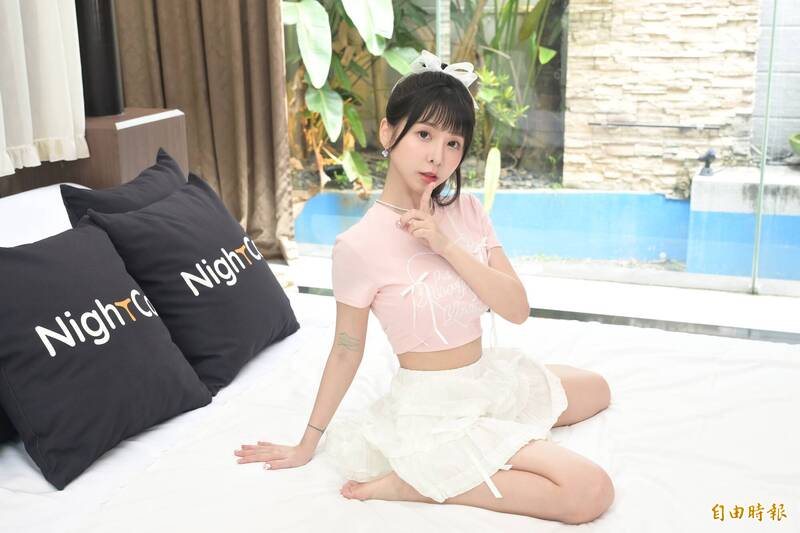 （影）女優Tiny挺E奶宣告新身分！赴日「拒拍穢物片」：我無法吃屎 - 自由娛樂