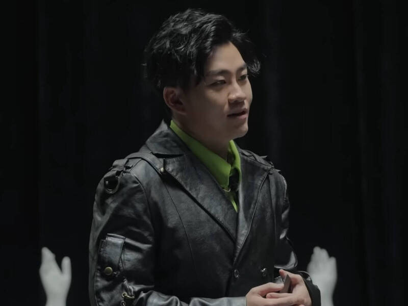 Joeman認拍《靈能》肩膀沉超毛！ 曬照「揭真相」網全傻了 - 自由娛樂