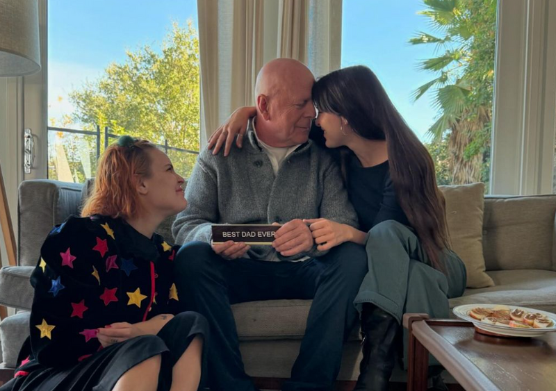 布魯斯威利失智2年近況曝！同框女兒手舉牌子「內容惹鼻酸」 - 自由娛樂