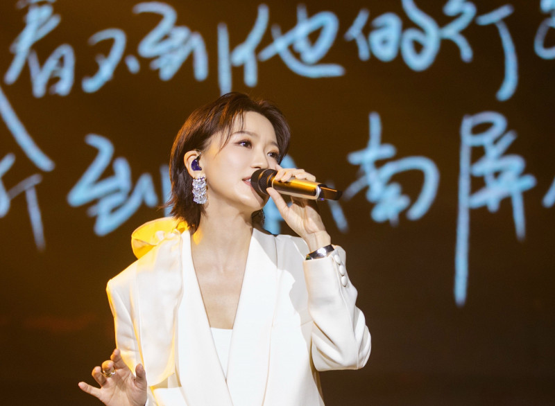 新加坡玉女破功！蔡淳佳教Singlish帶動全場狂吼「STEADY bom pi pi」 - 自由娛樂