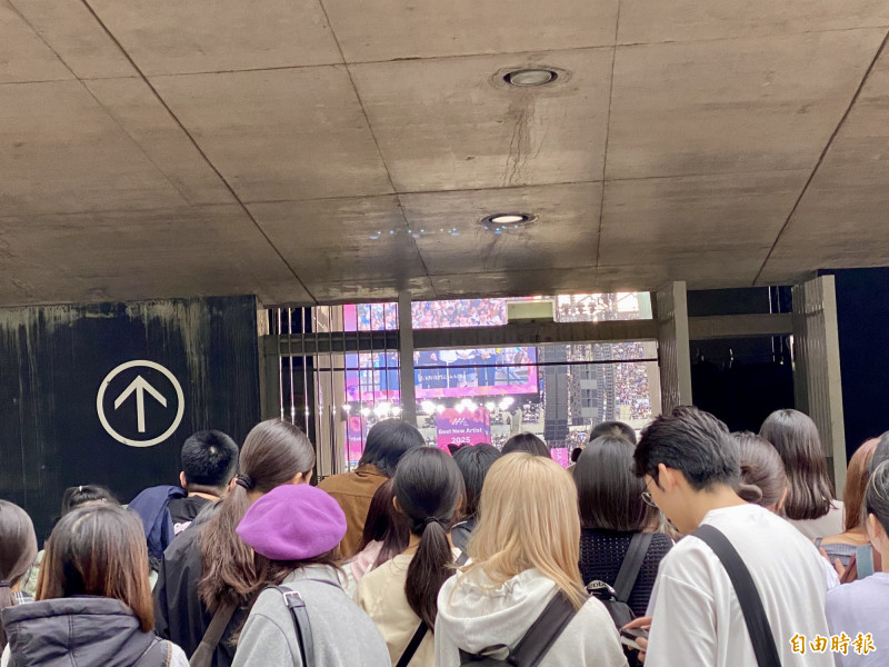 韓星雲集高雄世運主場館粉絲熱情包圍 聽漏音表支持 - 自由娛樂
