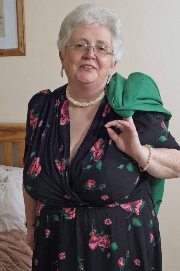 另類跨年！62歲阿嬤瞞家人去雜交狂歡 - 國際 - 自由時報電子報