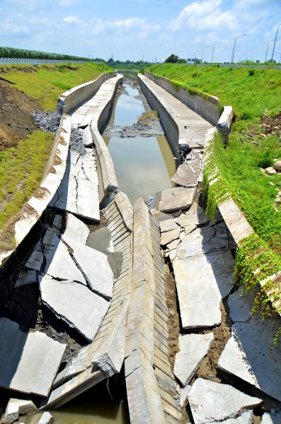 《TAIPEI TIMES 焦點》Rain overwhelms flood-diversion channel in Tainan - 焦點 ...
