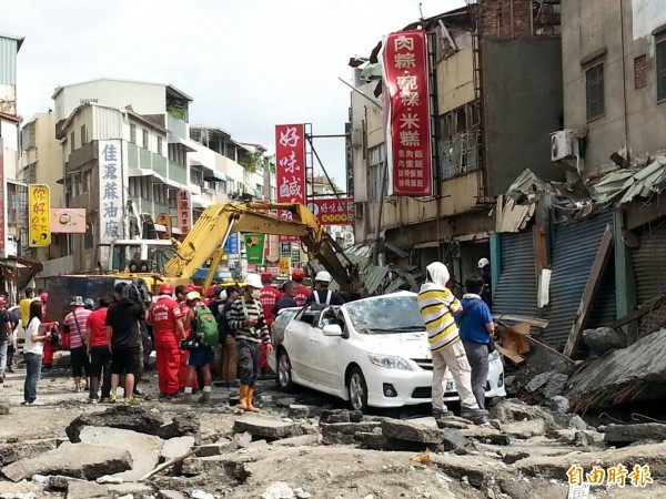 高雄氣爆》三多、武慶路口再挖出男屍 - 社會 - 自由時報電子報