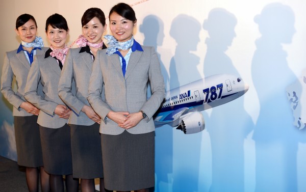 ANA空服員身穿著全新制服 首次在台展示 - 生活 - 自由時報電子報