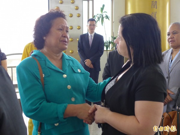 展現好友誼！ 帛琉駐台大使赴淡水天元宮為台灣祈福 - 政治 - 自由時報電子報