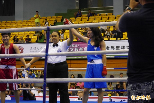 拳擊》賓夢婕擊敗世界冠軍 城市盃首封后 - 中日對照讀新聞 - 自由電子報 專區