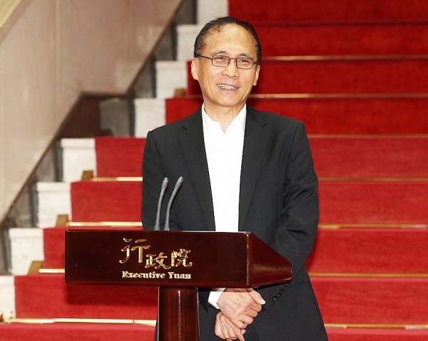 《TAIPEI TIMES 焦點》 No stock, property market intervention, premier says ...