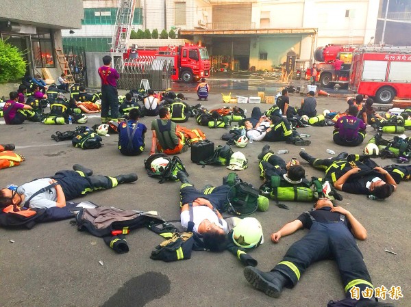 《TAIPEI TIMES》 Firefighters, workers killed in inferno - 焦點 - 自由時報電子報
