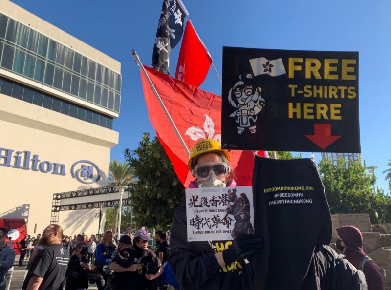 暴雪總裁道歉被噓爆！大批玩家穿「小熊維尼」到場嗆聲 - 國際 - 自由時報電子報