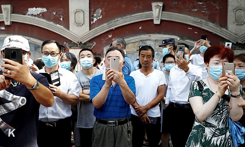 《TAIPEI TIMES》 Tight security as movers seen at Chengdu consulate - 焦點 ...