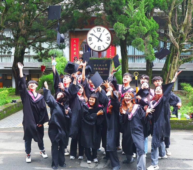 《TAIPEI TIMES》Universities miss their recruitment targets by 36.83 ...