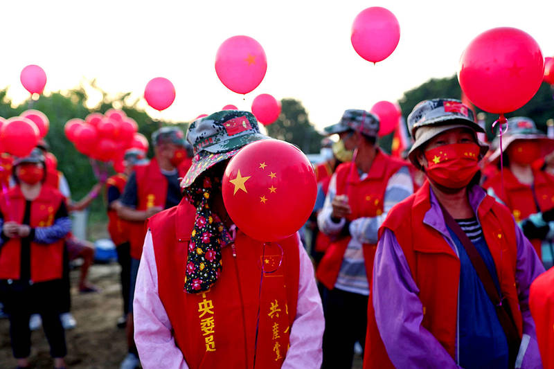 《TAIPEI TIMES》 Flags raised, burned on China’s National Day - 焦點 - 自由時報電子報