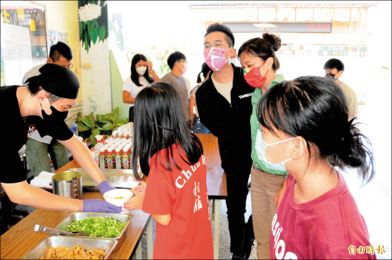 看kolas臉書 日籍老闆震災區煮拉麵 - 政治 - 自由時報電子報