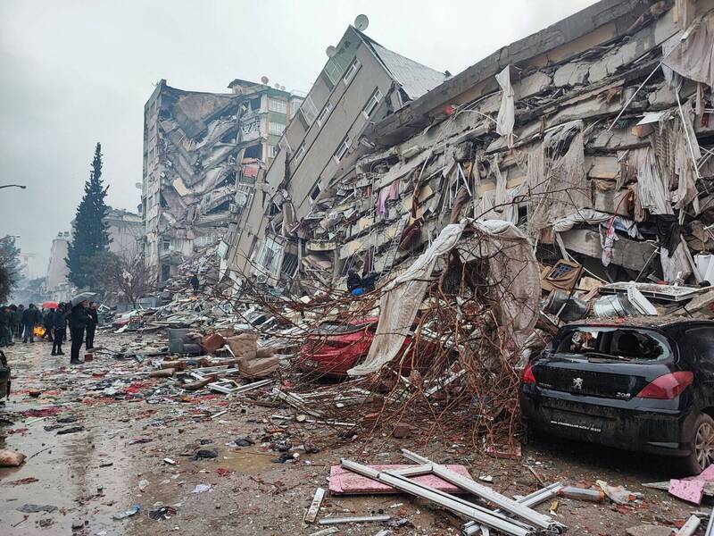 各国がトルコ地震救援へ | 洋左右的人生