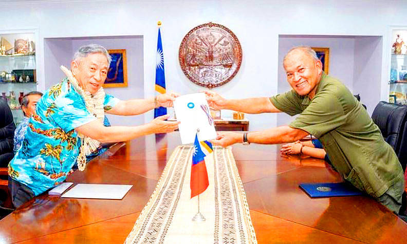 《TAIPEI TIMES》 Flotilla calls at Marshall Islands for national day - 焦點 ...