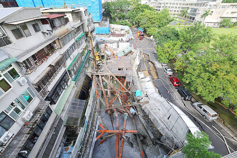 《TAIPEI TIMES》 Taipei working to shore up collapsing buildings - 焦點 ...