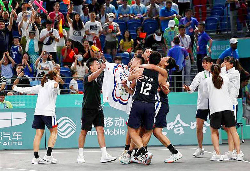 《TAIPEI TIMES》 Speedskaters, basketball team add to gold medal tally ...