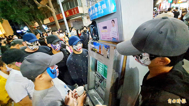 《TAIPEI TIMES》 Legislator calls for costume kerfuffle probe - 焦點 - 自由時報電子報